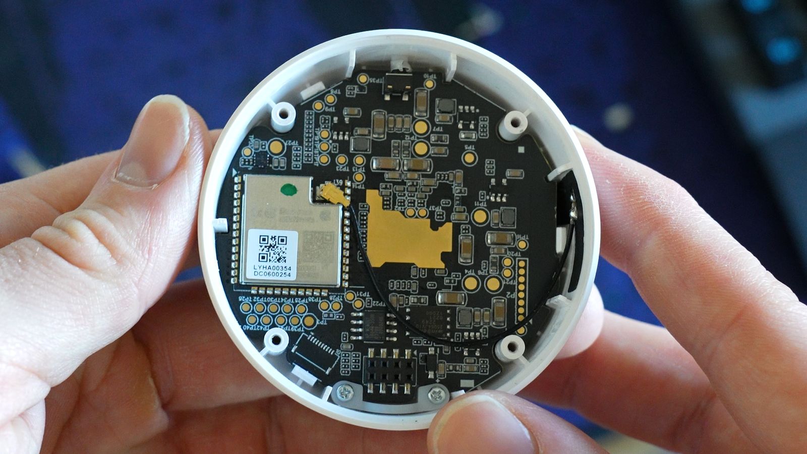 This Smart Home Sensor Has Insane Features! - Aqara FP2 Review